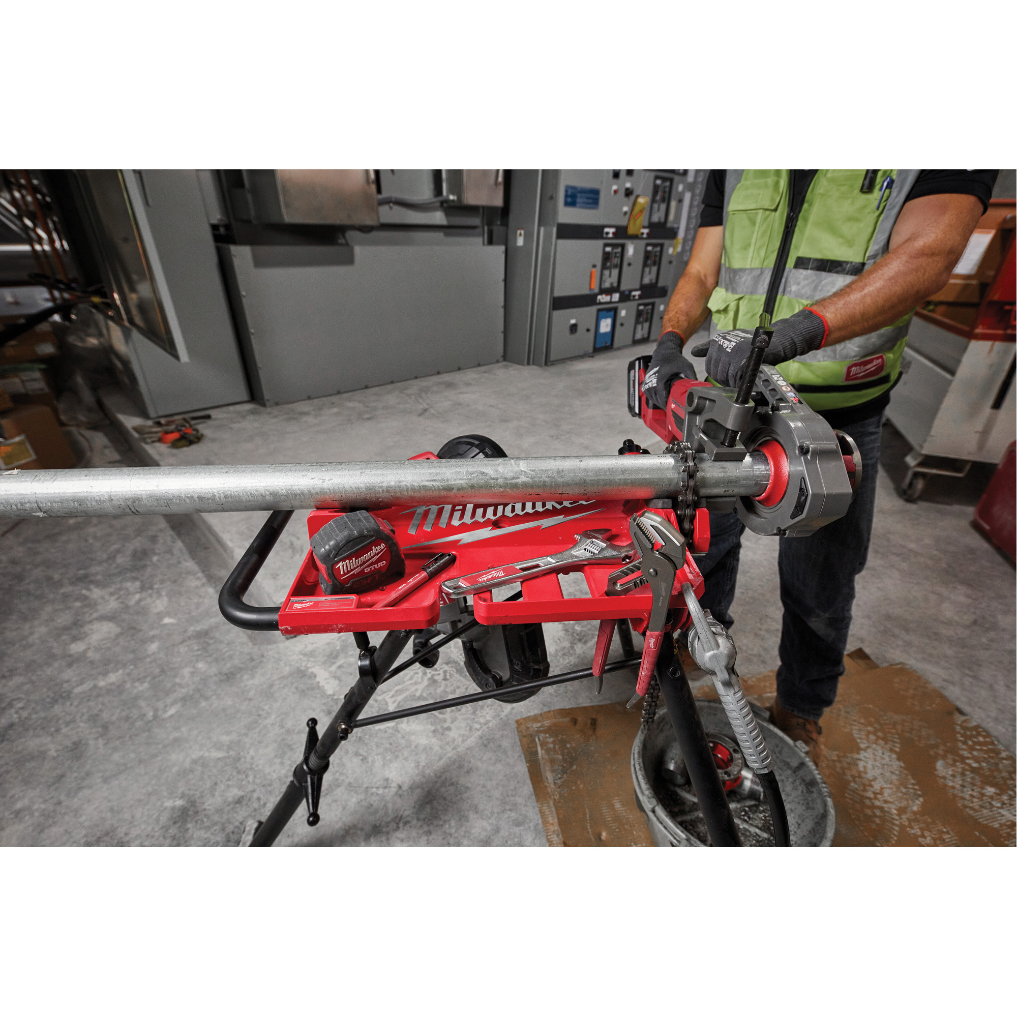 Milwaukee 6” Leveling Tripod Chain Vise | Pathway Supply LP